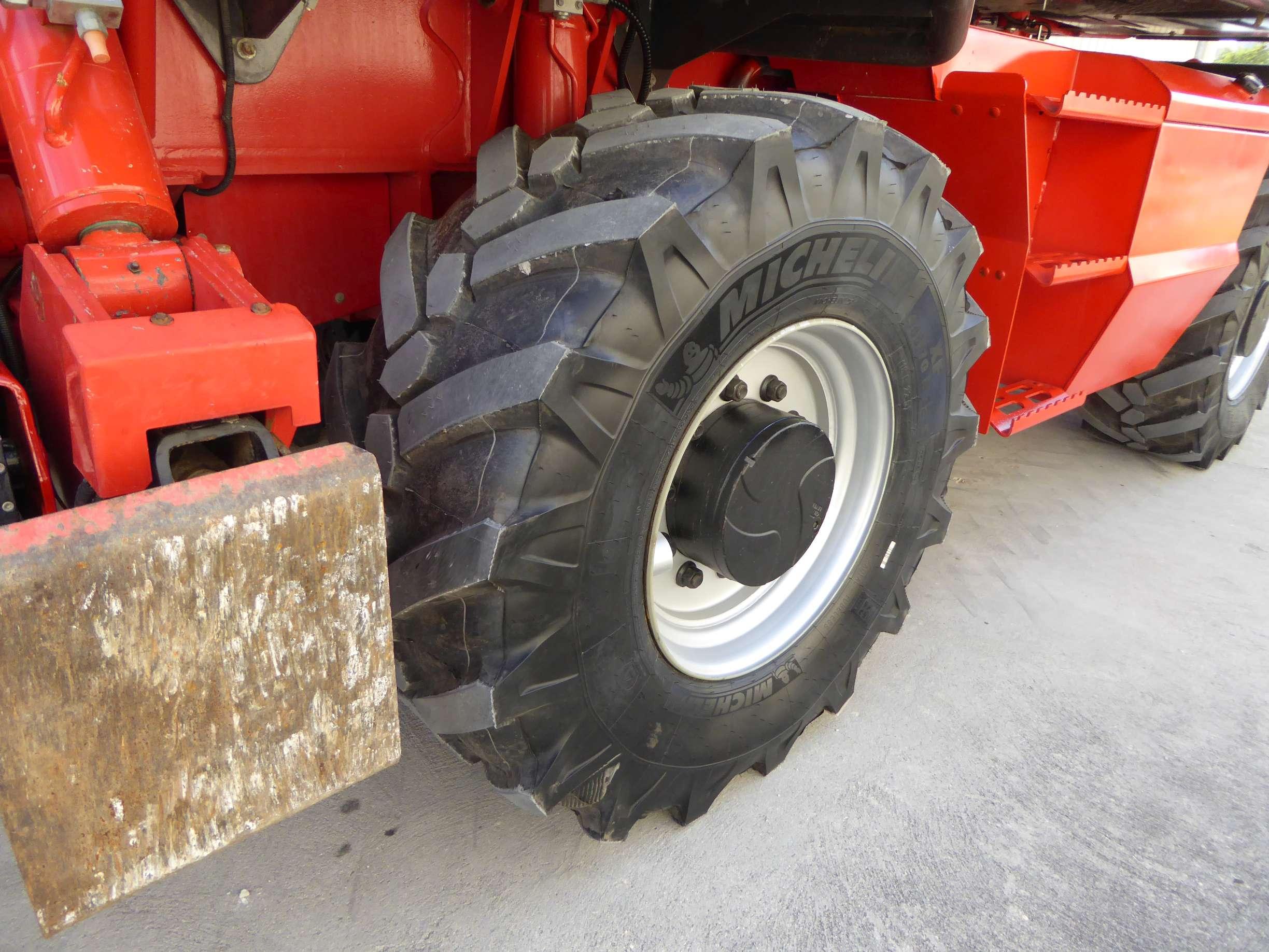 Manitou MRT 2150 PRIVILEGE | Rotating Telescopic Handler | Piccinini ...