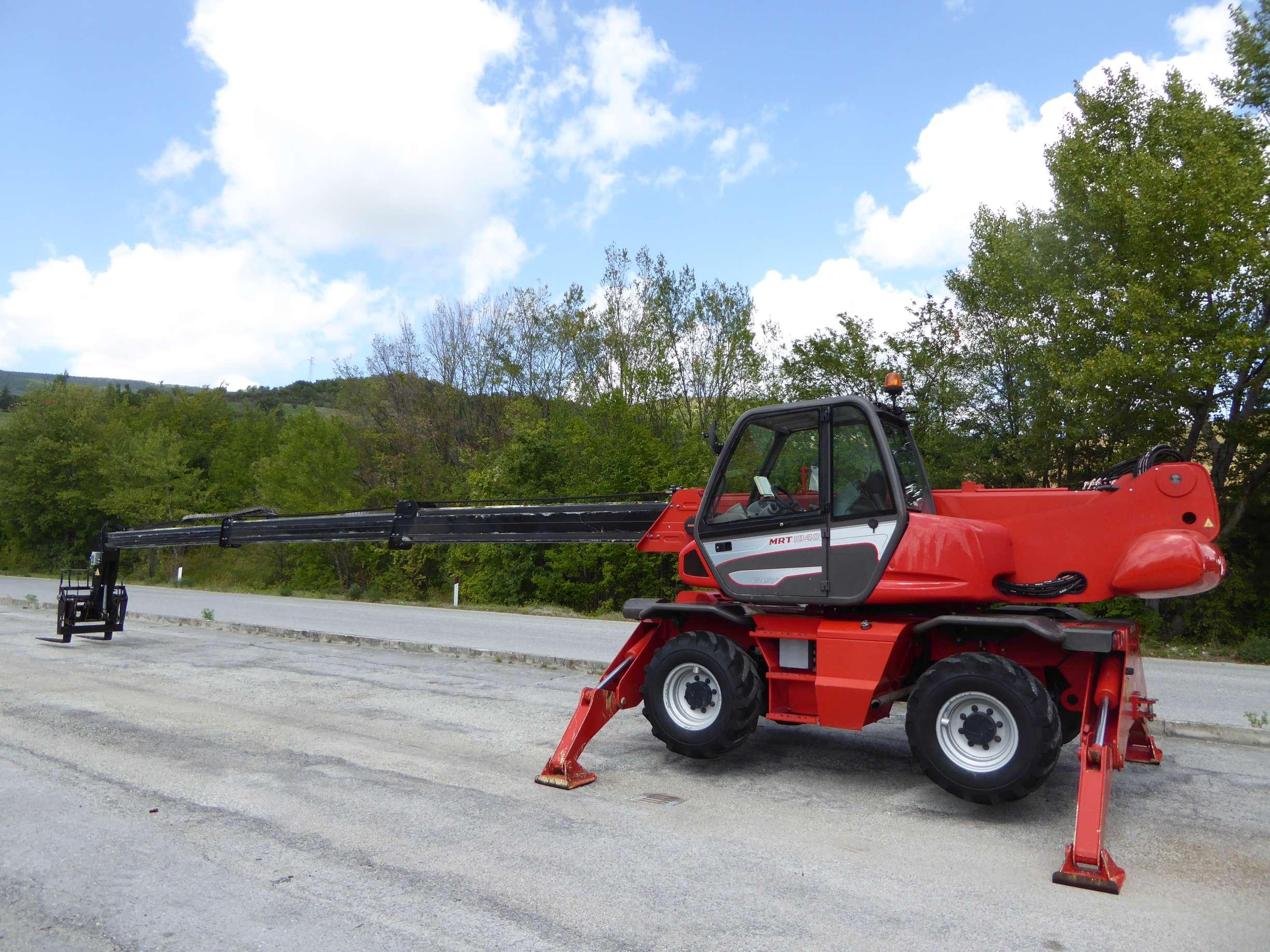 Manitou MRT 1840 EASY | Rotating Telescopic Handler | Piccinini Macchine