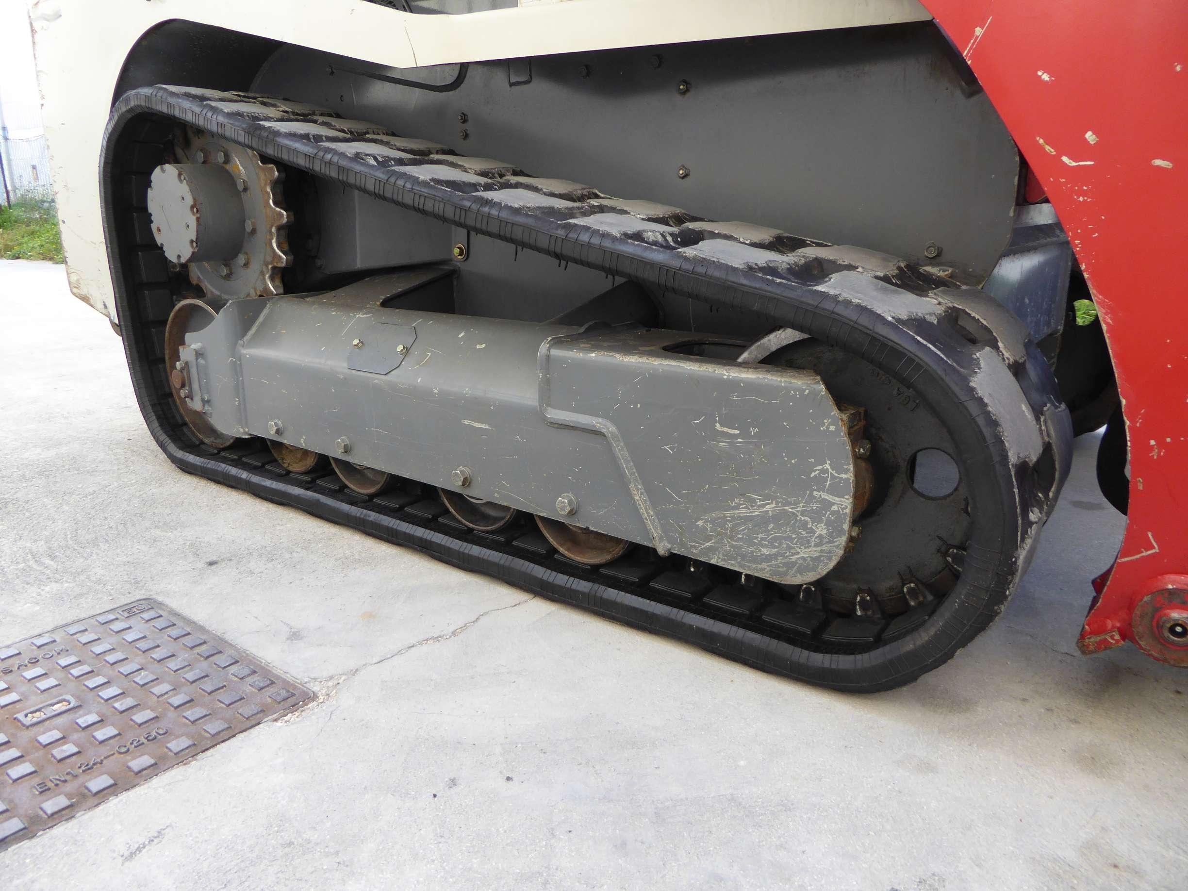 Takeuchi TL8 | Tracked Loader | Piccinini Macchine