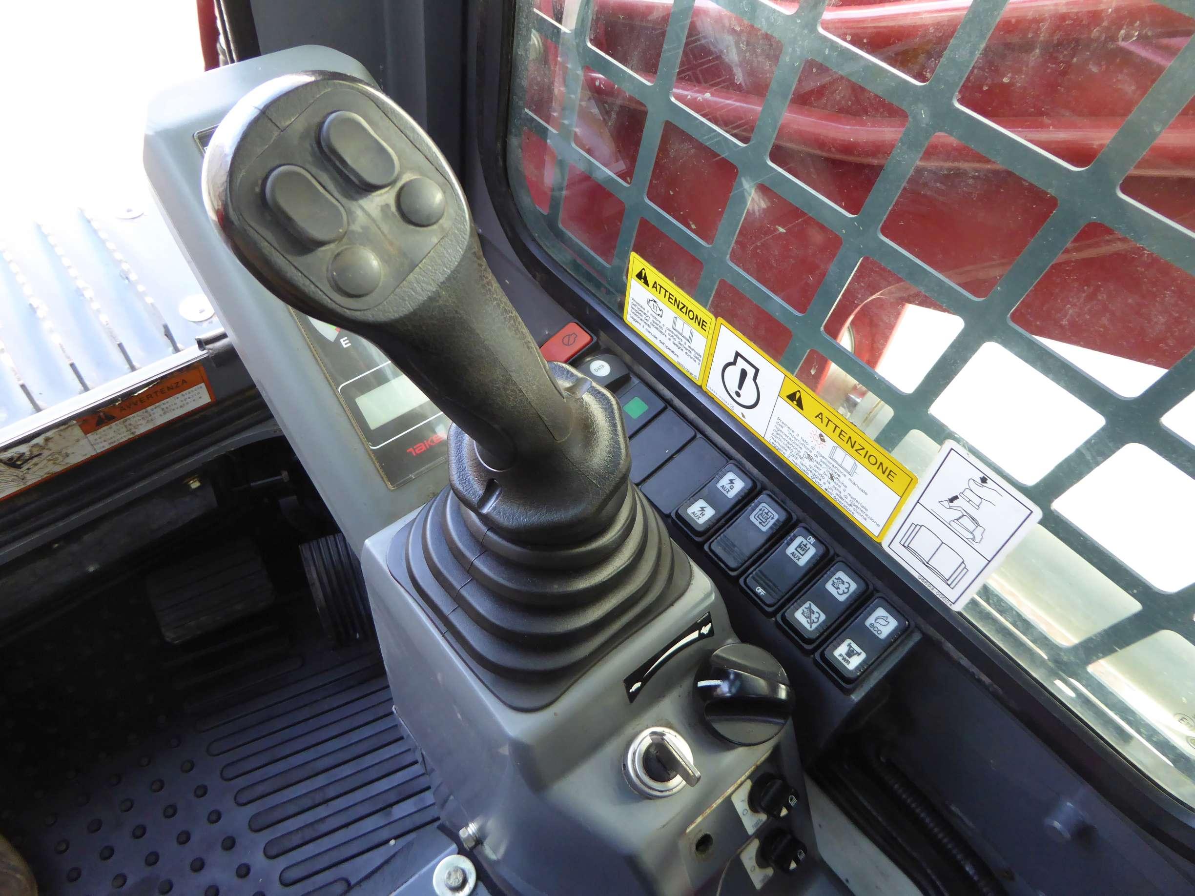 Takeuchi TL8 | Tracked Loader | Piccinini Macchine