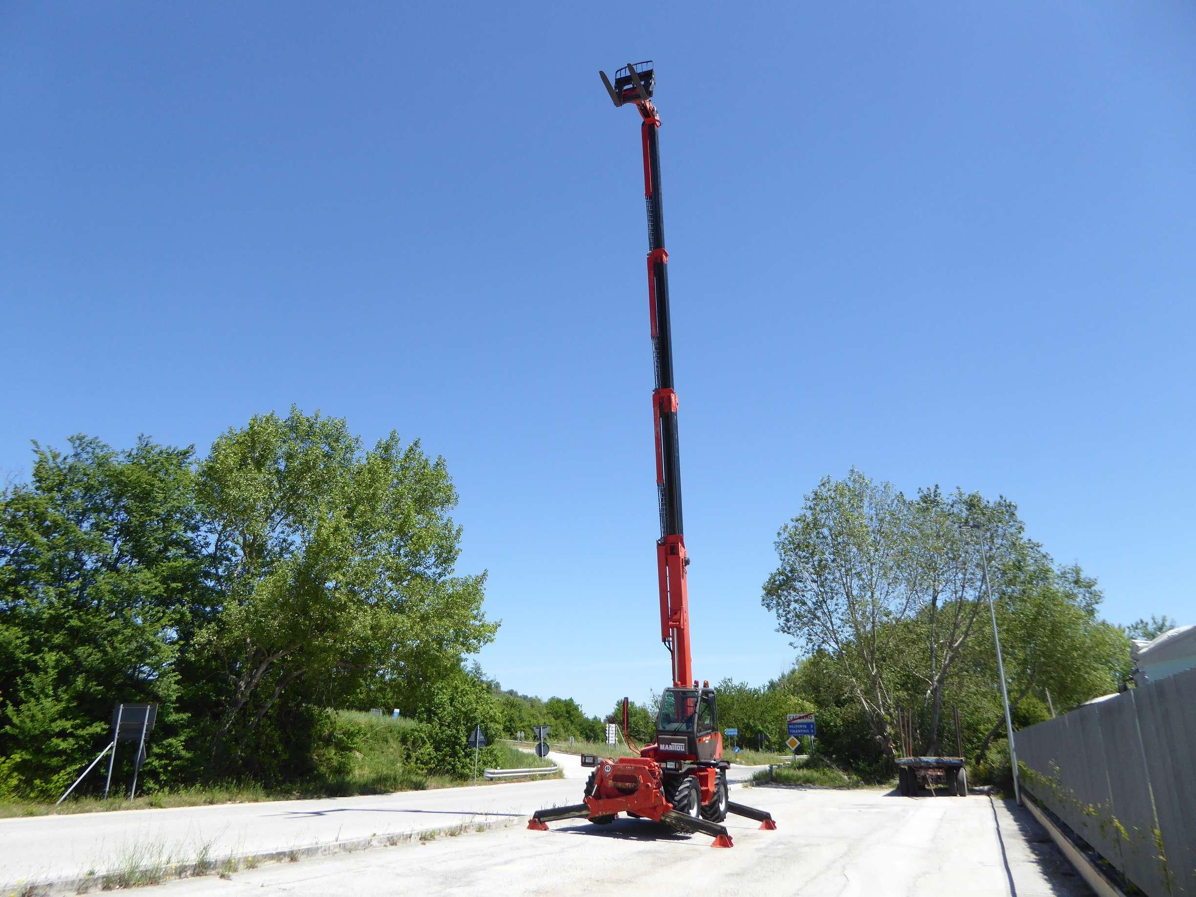 Manitou MRT 1742 | Rotating Telescopic Handler | Piccinini Macchine