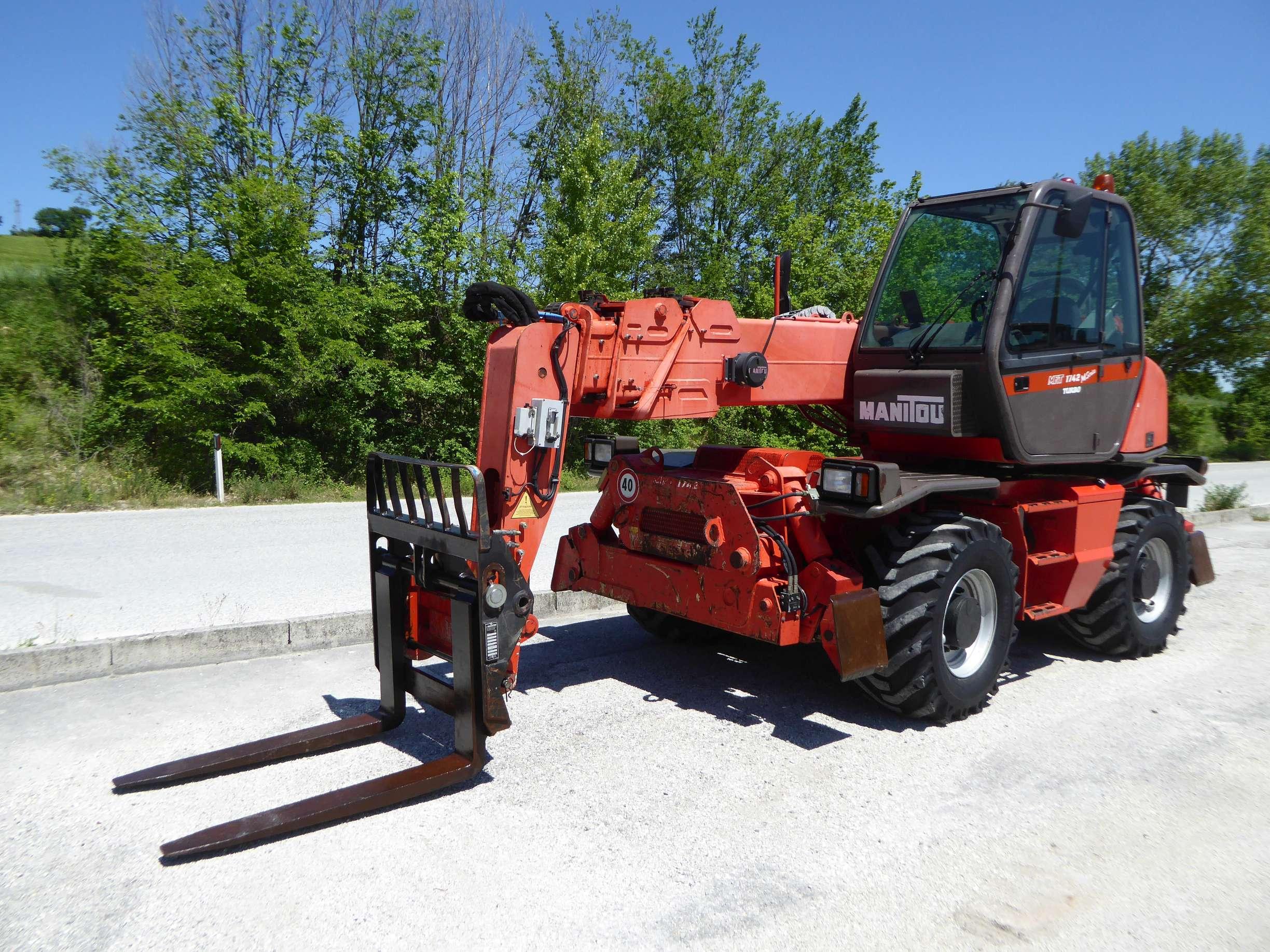 Manitou MRT 1742 | Rotating Telescopic Handler | Piccinini Macchine