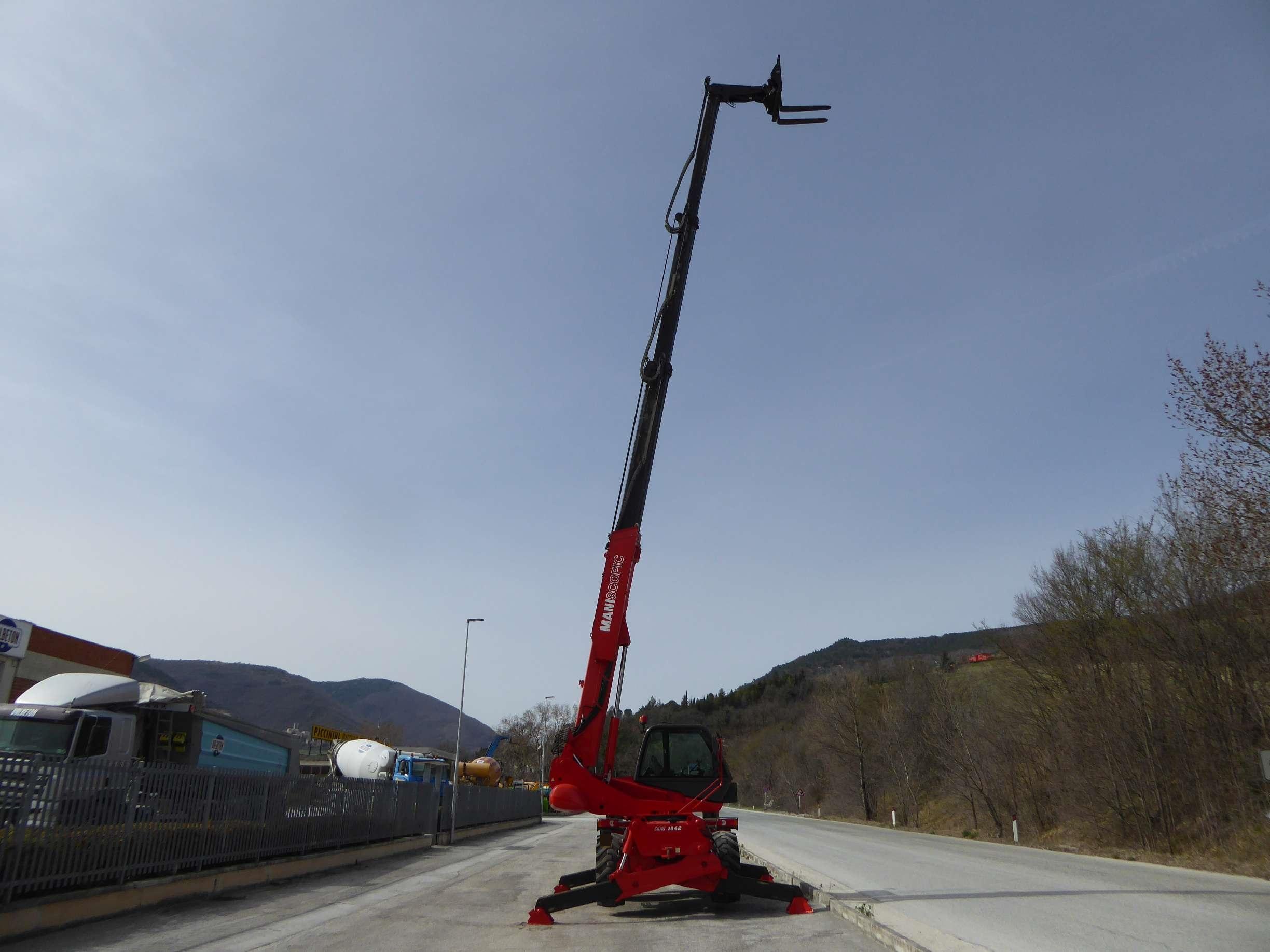 Manitou MRT 1842 | Rotating Telescopic Handler | Piccinini Macchine